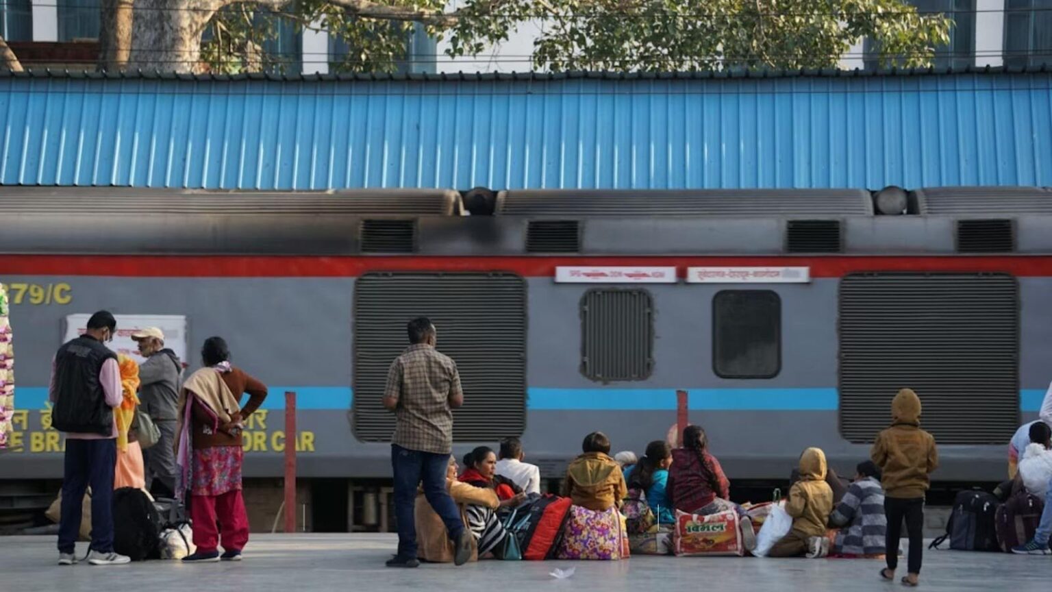 Train Chart Preparation Time: IRCTC & Railway Ticket Chart Timing ...